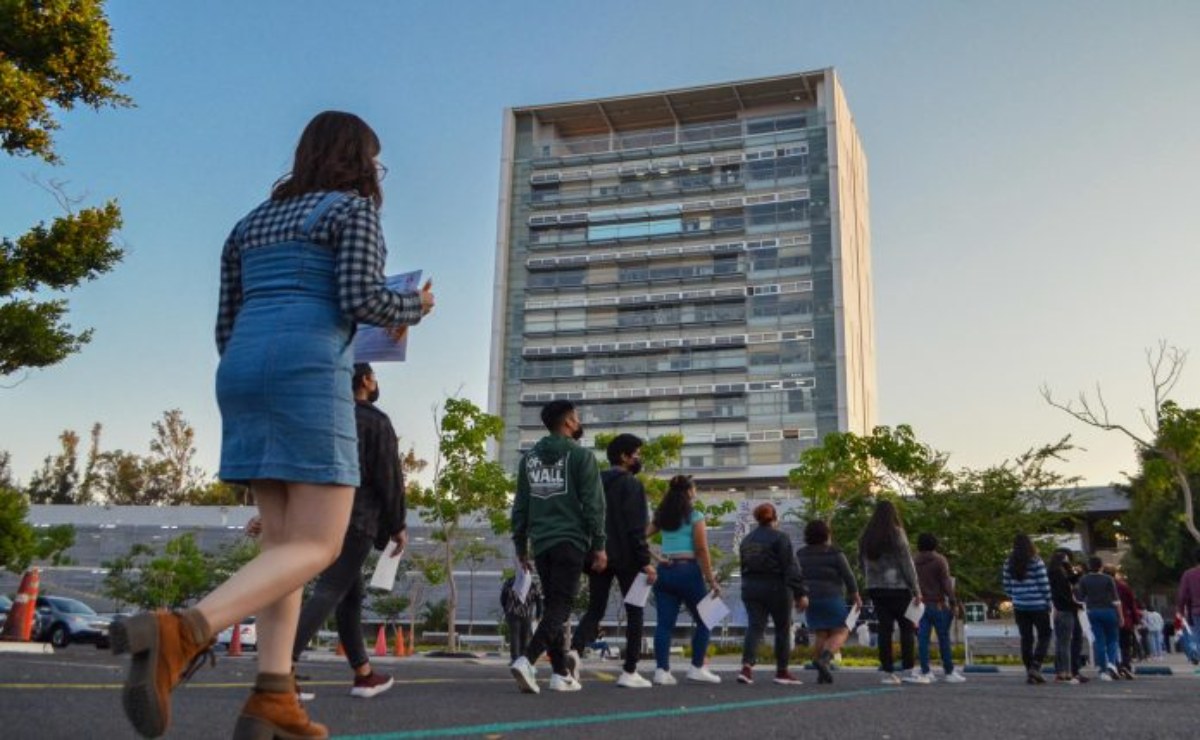 UDG: cómo saber si te aceptaron y qué hacer si no te quedaste ...